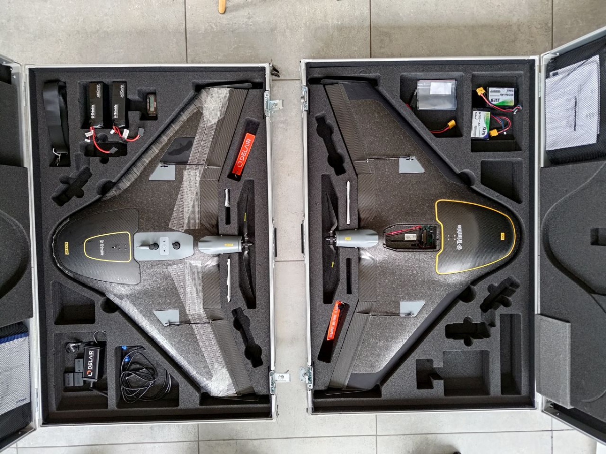 Bezzałogowy samolot fotogrametryczny wraz z aparatem Trimble UX5 oraz ...